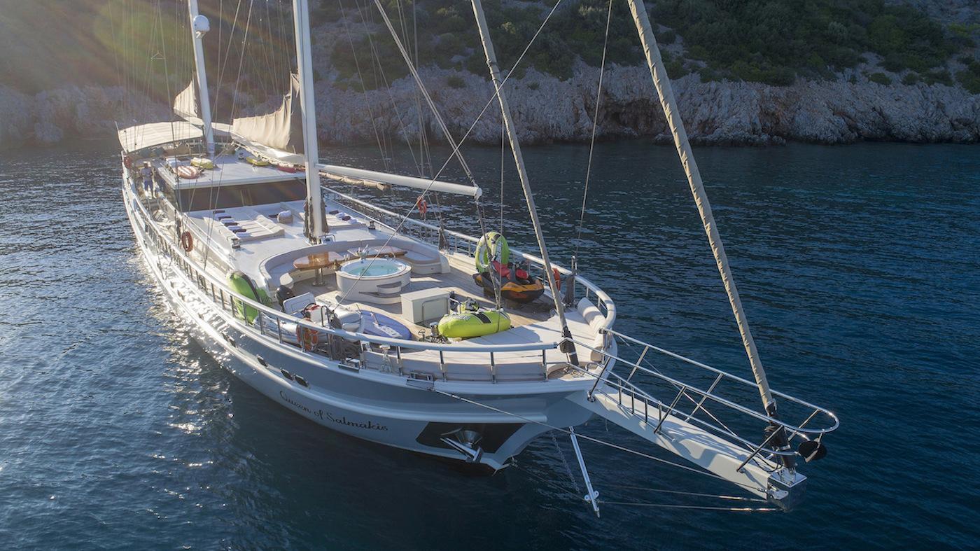 QUEEN OF SALMAKIS Yacht Review | CHARTERWORLD Luxury Yacht Charters